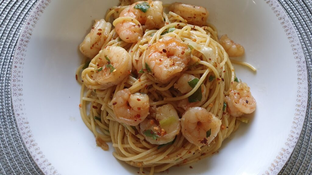 Garlic Prawn Spaghetti (and its unique sauce)